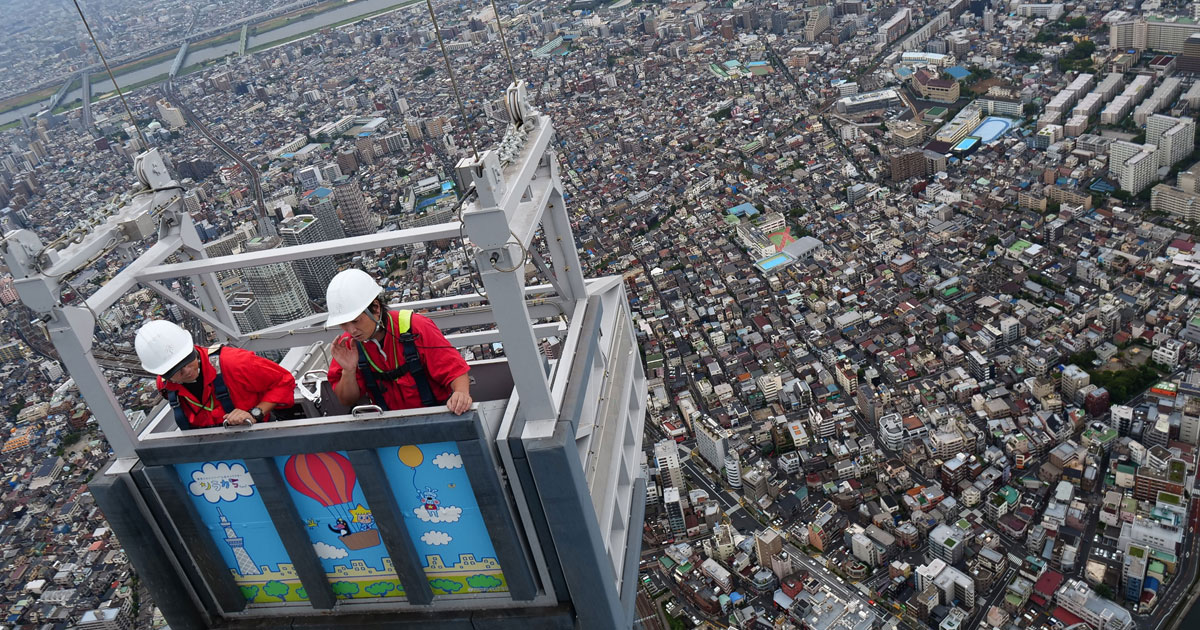 Friends in high places: Tokyo Skytree’s window washers